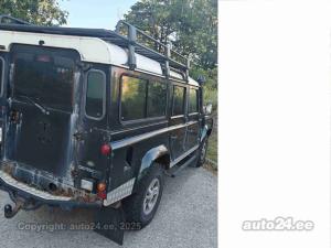 Zaļš Land Rover Defender 2002 Tallina, ar dzinēja tilpumu 2.50 L un nobraukumu 142 tūkst. km par 14999 €, foto 2 vietnē AUTOMOTO.COM.LV