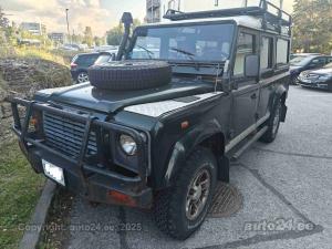 Zaļš Land Rover Defender 2002 Tallina, ar dzinēja tilpumu 2.50 L un nobraukumu 142 tūkst. km par 14999 €, foto 5 vietnē AUTOMOTO.COM.LV