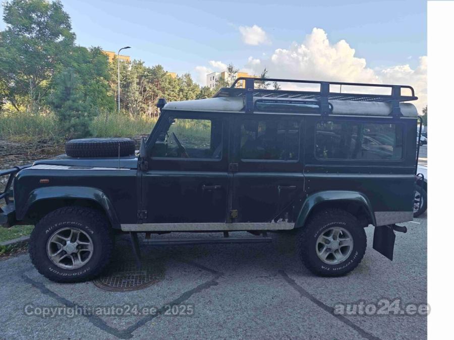 Zaļš Land Rover Defender 2002 Tallina, ar dzinēja tilpumu 2.50 L un nobraukumu 142 tūkst. km par 14999 €, foto 6 vietnē AUTOMOTO.COM.LV