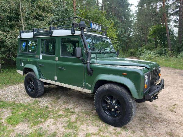 Zaļš Land Rover Defender 2002 Viļņa, ar dzinēja tilpumu 2.50 L un nobraukumu 390 tūkst. km par 10700 €, foto 10 vietnē AUTOMOTO.COM.LV