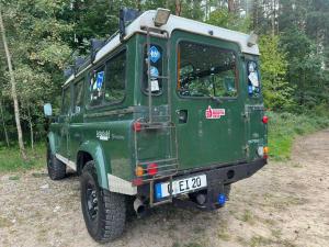 Zaļš Land Rover Defender 2002 Viļņa, ar dzinēja tilpumu 2.50 L un nobraukumu 390 tūkst. km par 10100 €, foto 6 vietnē AUTOMOTO.COM.LV