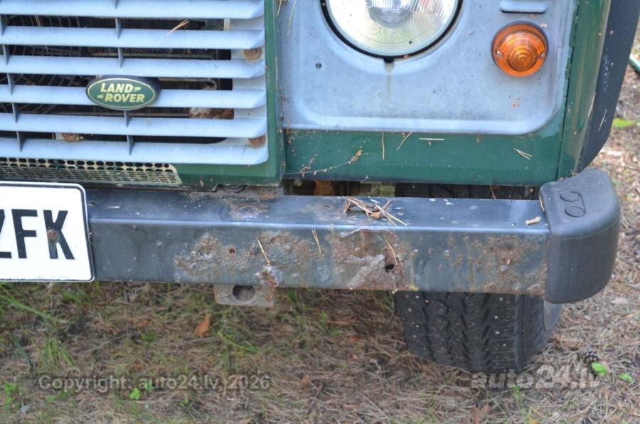 Zaļš Land Rover Defender 2003 Kuresāre, ar dzinēja tilpumu 2.50 L un nobraukumu 256 tūkst. km par 9000 €, foto 12 vietnē AUTOMOTO.COM.LV