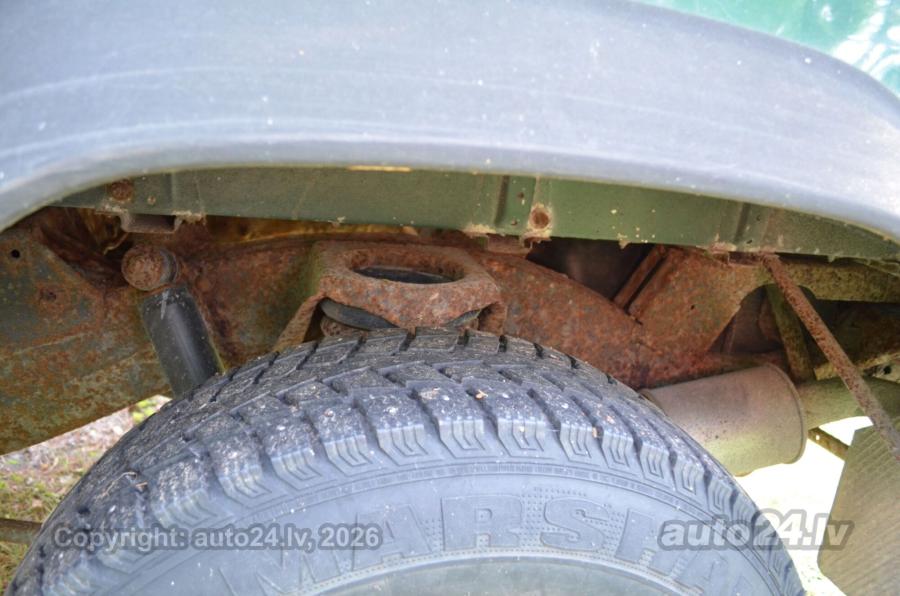 Zaļš Land Rover Defender 2003 Kuresāre, ar dzinēja tilpumu 2.50 L un nobraukumu 256 tūkst. km par 9000 €, foto 13 vietnē AUTOMOTO.COM.LV