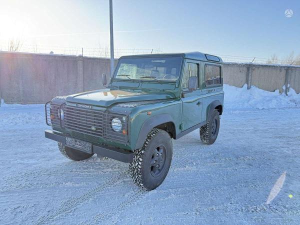 Green Land Rover Defender 2004 in Telschi, with an engine capacity of 2.50 L and mileage of 320 thousand km for 19800 €, photo 2 on AUTOMOTO.COM.LV