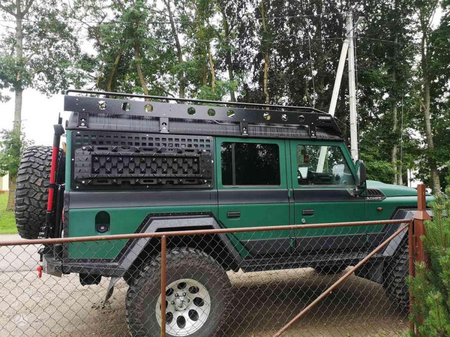 Зеленый Ленд Ровер Дефендер 2010 в Каунас, объемом двигателя 3.00 л и пробегом 180 тыс. км за 36000 €, фото 4 на AUTOMOTO.COM.LV