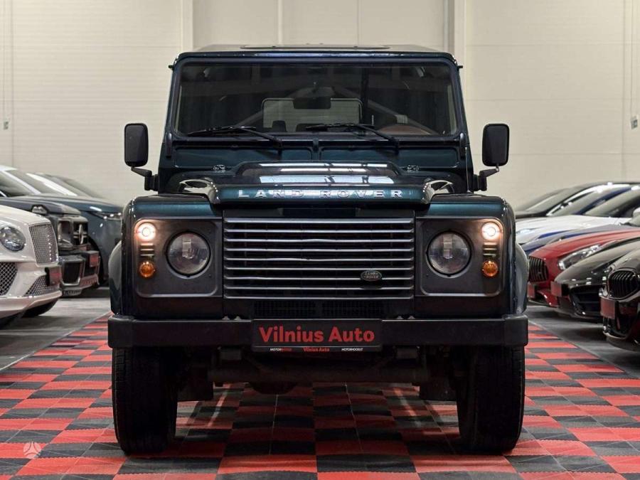 Zaļš Land Rover Defender 2013 Viļņa, ar dzinēja tilpumu 2.20 L un nobraukumu 148 tūkst. km par 37499 €, foto 3 vietnē AUTOMOTO.COM.LV