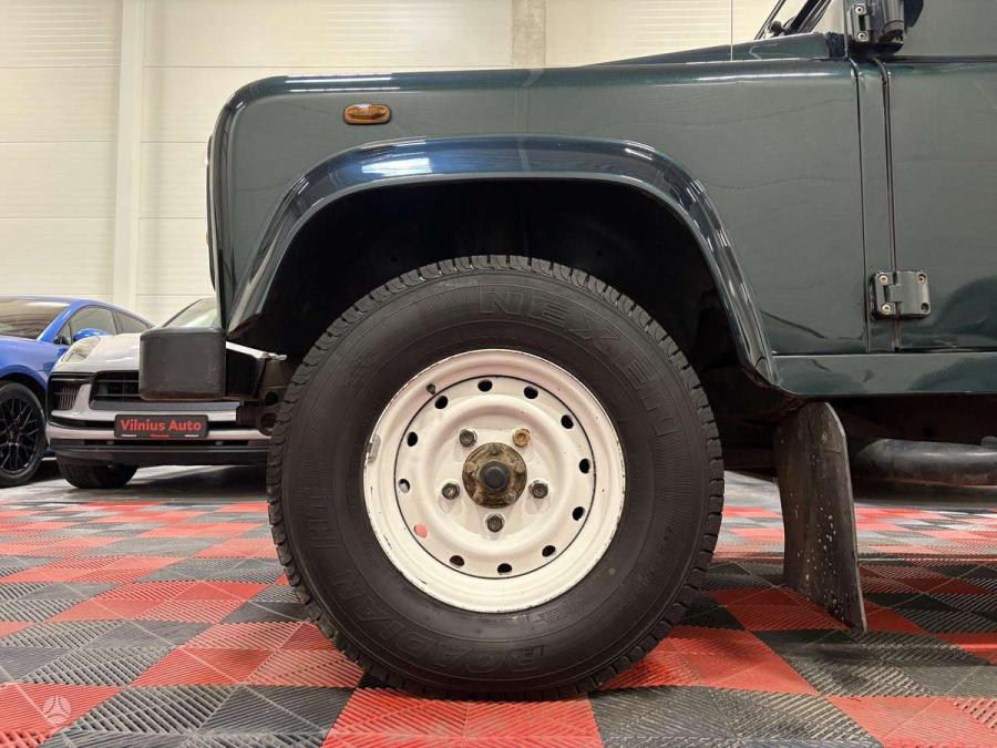 Zaļš Land Rover Defender 2013 Viļņa, ar dzinēja tilpumu 2.20 L un nobraukumu 148 tūkst. km par 37499 €, foto 10 vietnē AUTOMOTO.COM.LV