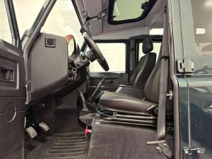 Zaļš Land Rover Defender 2013 Viļņa, ar dzinēja tilpumu 2.20 L un nobraukumu 148 tūkst. km par 37499 €, foto 13 vietnē AUTOMOTO.COM.LV