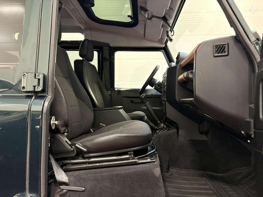 Zaļš Land Rover Defender 2013 Viļņa, ar dzinēja tilpumu 2.20 L un nobraukumu 148 tūkst. km par 37499 €, foto 16 vietnē AUTOMOTO.COM.LV