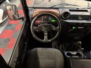 Zaļš Land Rover Defender 2013 Viļņa, ar dzinēja tilpumu 2.20 L un nobraukumu 148 tūkst. km par 37499 €, foto 18 vietnē AUTOMOTO.COM.LV