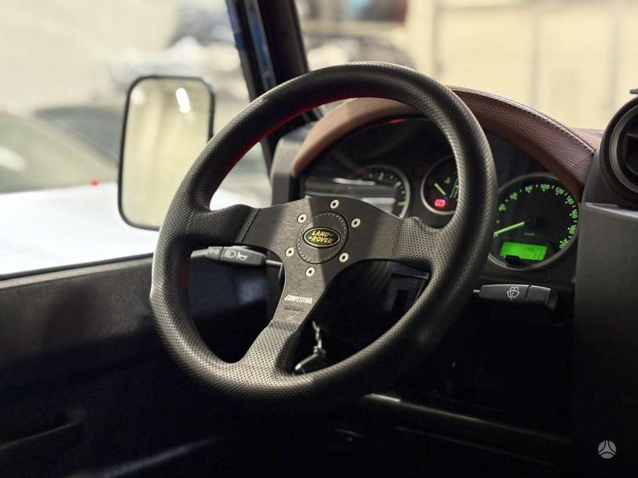Zaļš Land Rover Defender 2013 Viļņa, ar dzinēja tilpumu 2.20 L un nobraukumu 148 tūkst. km par 37499 €, foto 19 vietnē AUTOMOTO.COM.LV