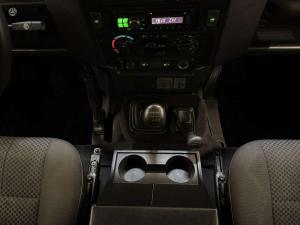 Zaļš Land Rover Defender 2013 Viļņa, ar dzinēja tilpumu 2.20 L un nobraukumu 148 tūkst. km par 37499 €, foto 21 vietnē AUTOMOTO.COM.LV