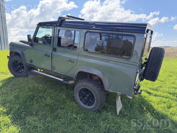 Land Rover Defender 2013 Liepāja vietnē Zaļš Land Rover Defender 2013 Liepāja, ar dzinēja tilpumu 2.20 L un nobraukumu 213 tūkst. km par 31000 €, foto 1 vietnē AUTOMOTO.COM.LV