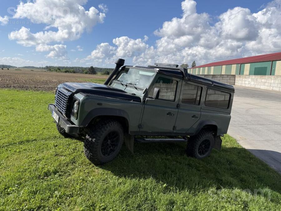 Zaļš Land Rover Defender 2013 Liepāja, ar dzinēja tilpumu 2.20 L un nobraukumu 213 tūkst. km par 31000 €, foto 3 vietnē AUTOMOTO.COM.LV
