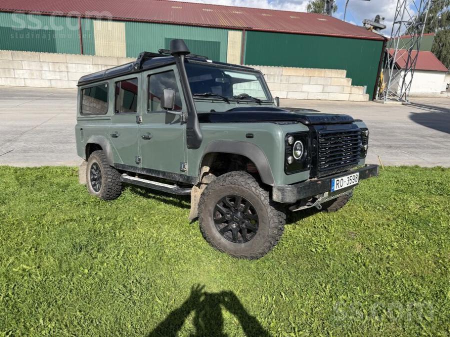 Zaļš Land Rover Defender 2013 Liepāja, ar dzinēja tilpumu 2.20 L un nobraukumu 213 tūkst. km par 31000 €, foto 4 vietnē AUTOMOTO.COM.LV