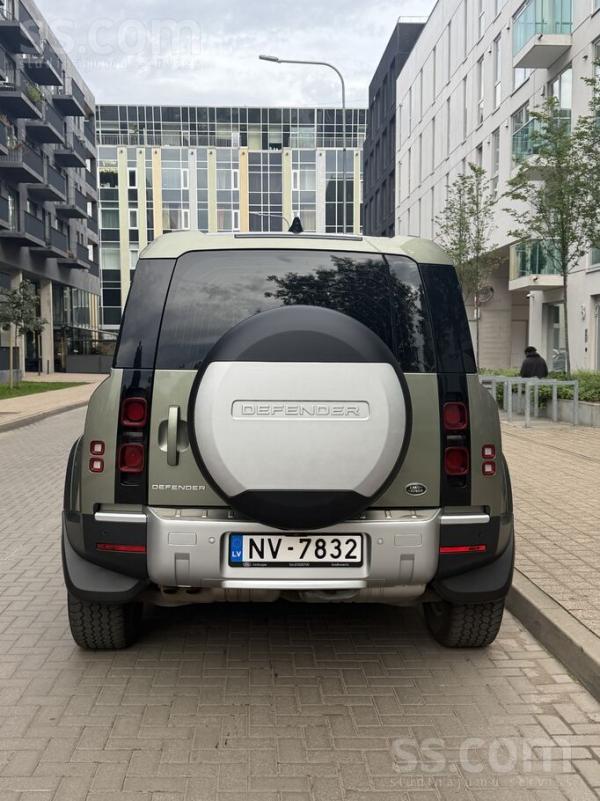 Green Land Rover Defender 2021 in Riga, with an engine capacity of 3.00 L and mileage of 118 thousand km for 44890 €, photo 9 on AUTOMOTO.COM.LV