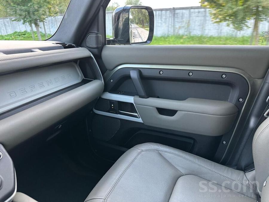 Zaļš Land Rover Defender 2023 Jelgava, ar dzinēja tilpumu 3.00 L un nobraukumu 115 tūkst. km par 49000 €, foto 16 vietnē AUTOMOTO.COM.LV