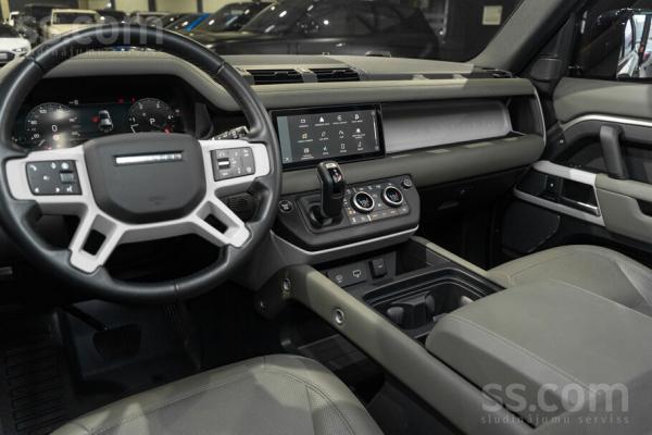 Zaļš Land Rover Defender 2024 Rīga, ar dzinēja tilpumu 3.00 L un nobraukumu 42 tūkst. km par 65000 €, foto 10 vietnē AUTOMOTO.COM.LV