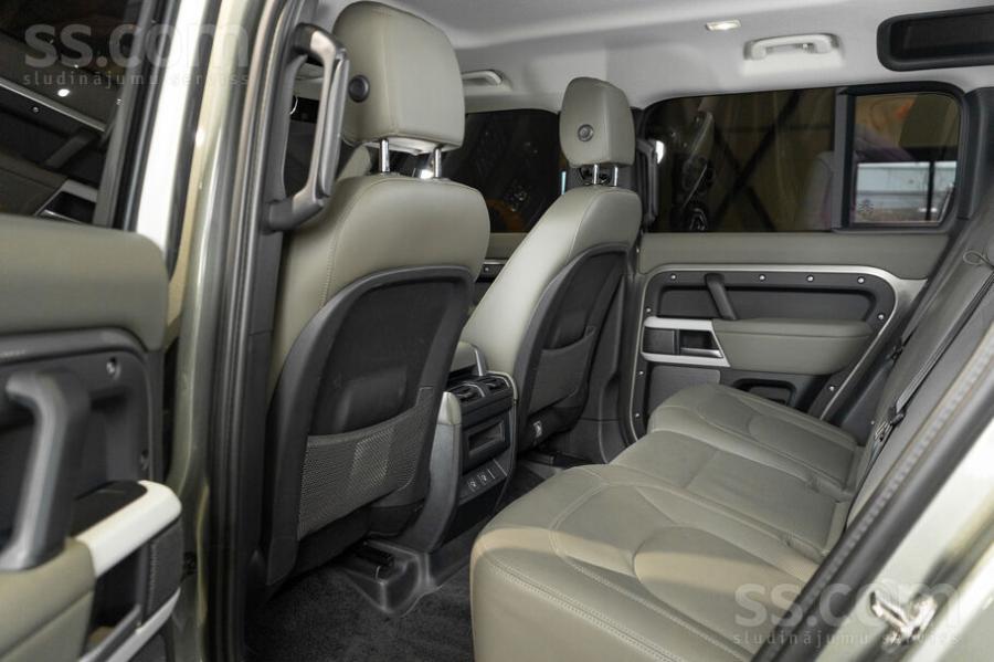 Zaļš Land Rover Defender 2024 Rīga, ar dzinēja tilpumu 3.00 L un nobraukumu 42 tūkst. km par 65000 €, foto 14 vietnē AUTOMOTO.COM.LV