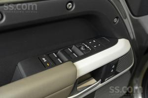 Zaļš Land Rover Defender 2024 Rīga, ar dzinēja tilpumu 3.00 L un nobraukumu 42 tūkst. km par 65000 €, foto 17 vietnē AUTOMOTO.COM.LV
