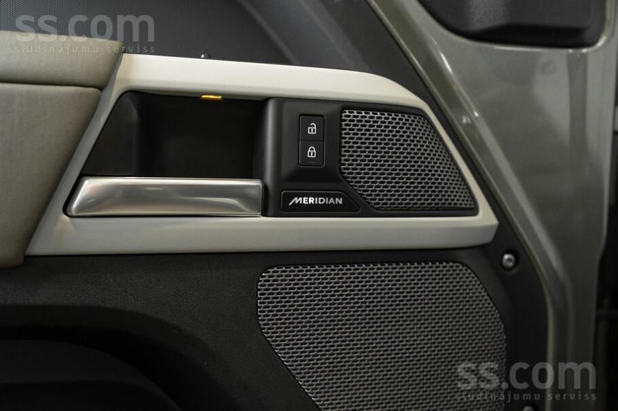 Zaļš Land Rover Defender 2024 Rīga, ar dzinēja tilpumu 3.00 L un nobraukumu 42 tūkst. km par 65000 €, foto 18 vietnē AUTOMOTO.COM.LV