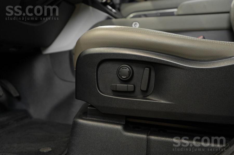 Zaļš Land Rover Defender 2024 Rīga, ar dzinēja tilpumu 3.00 L un nobraukumu 42 tūkst. km par 65000 €, foto 19 vietnē AUTOMOTO.COM.LV