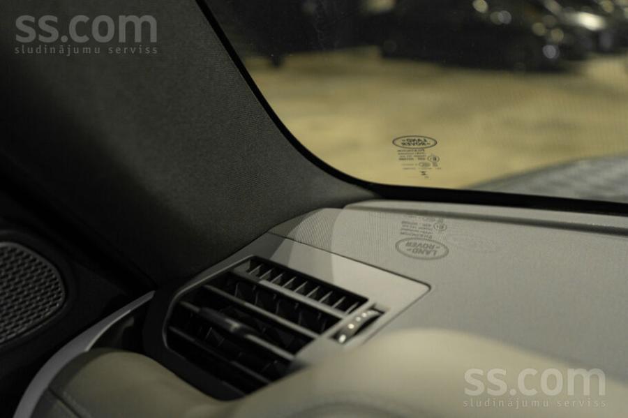 Zaļš Land Rover Defender 2024 Rīga, ar dzinēja tilpumu 3.00 L un nobraukumu 42 tūkst. km par 65000 €, foto 21 vietnē AUTOMOTO.COM.LV