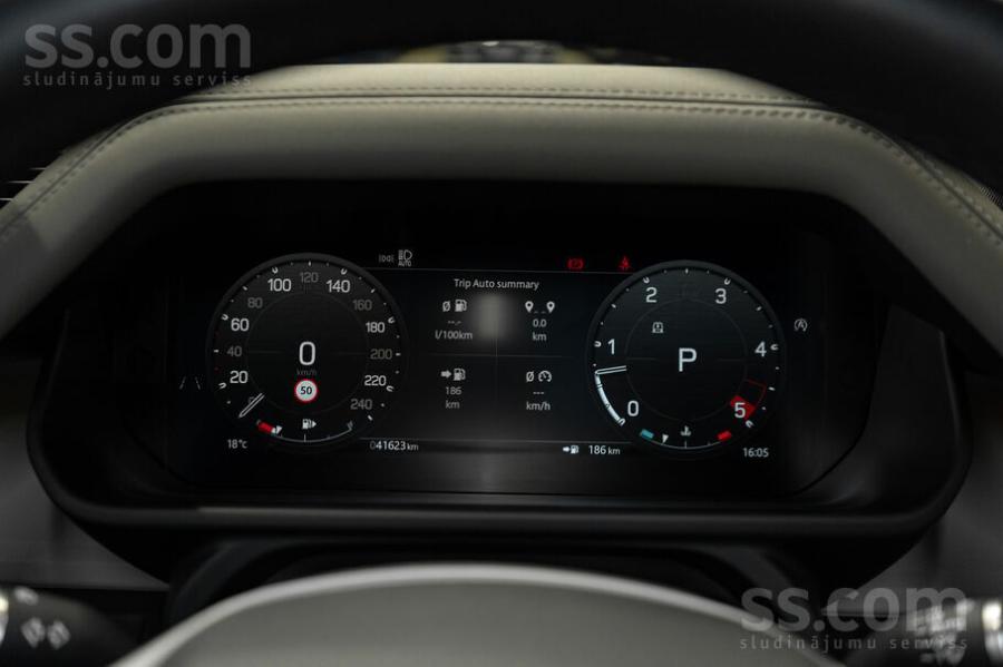 Zaļš Land Rover Defender 2024 Rīga, ar dzinēja tilpumu 3.00 L un nobraukumu 42 tūkst. km par 65000 €, foto 23 vietnē AUTOMOTO.COM.LV