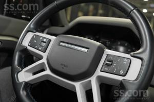 Zaļš Land Rover Defender 2024 Rīga, ar dzinēja tilpumu 3.00 L un nobraukumu 42 tūkst. km par 65000 €, foto 24 vietnē AUTOMOTO.COM.LV