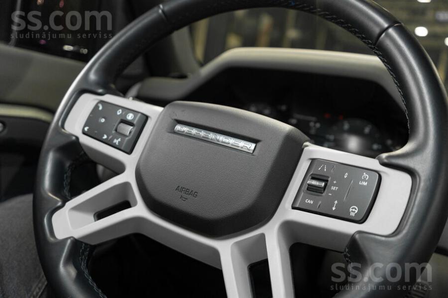 Zaļš Land Rover Defender 2024 Rīga, ar dzinēja tilpumu 3.00 L un nobraukumu 42 tūkst. km par 65000 €, foto 24 vietnē AUTOMOTO.COM.LV
