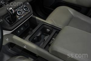 Zaļš Land Rover Defender 2024 Rīga, ar dzinēja tilpumu 3.00 L un nobraukumu 42 tūkst. km par 65000 €, foto 33 vietnē AUTOMOTO.COM.LV