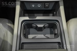 Zaļš Land Rover Defender 2024 Rīga, ar dzinēja tilpumu 3.00 L un nobraukumu 42 tūkst. km par 65000 €, foto 36 vietnē AUTOMOTO.COM.LV