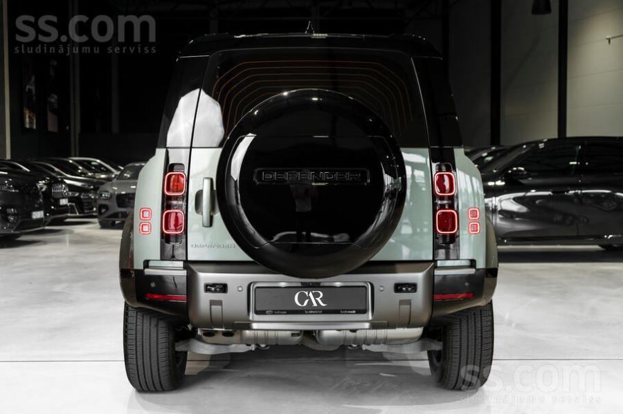 Green Land Rover Defender 2025 in Riga, with an engine capacity of 3.00 L and mileage of 12 thousand km for 72500 €, photo 6 on AUTOMOTO.COM.LV