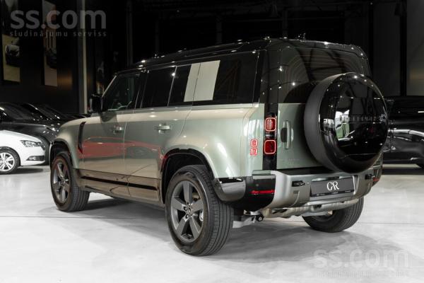 Green Land Rover Defender 2025 in Riga, with an engine capacity of 3.00 L and mileage of 12 thousand km for 72500 €, photo 6 on AUTOMOTO.COM.LV