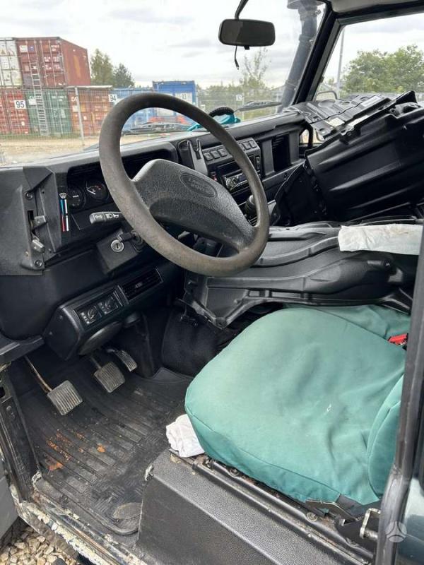 Zaļš Land Rover Defender 2001 Viļņa, ar dzinēja tilpumu 2.50 L un nobraukumu 177 tūkst. km par 39999 €, foto 11 vietnē AUTOMOTO.COM.LV