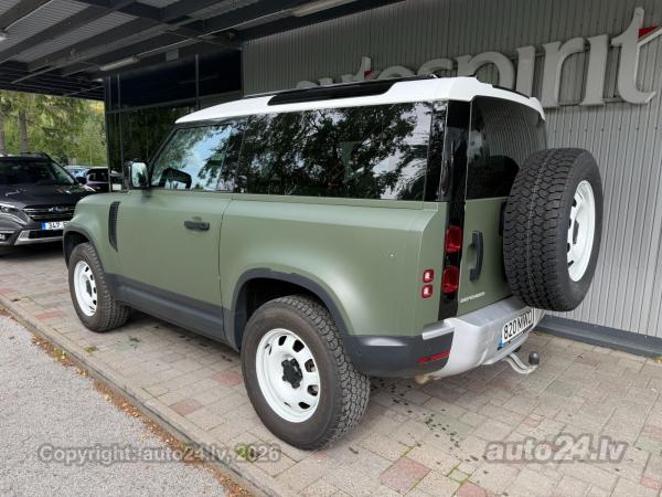 Green Land Rover Defender 2022 in Tallinn, with an engine capacity of 3.00 L and mileage of 39 thousand km for 53990 €, photo 4 on AUTOMOTO.COM.LV