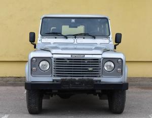 Pelēks Land Rover Defender 2006 Talsi, ar dzinēja tilpumu 2.50 L un nobraukumu 89 tūkst. km par 26500 €, foto 4 vietnē AUTOMOTO.COM.LV