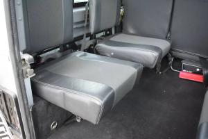 Pelēks Land Rover Defender 2006 Talsi, ar dzinēja tilpumu 2.50 L un nobraukumu 89 tūkst. km par 26500 €, foto 13 vietnē AUTOMOTO.COM.LV