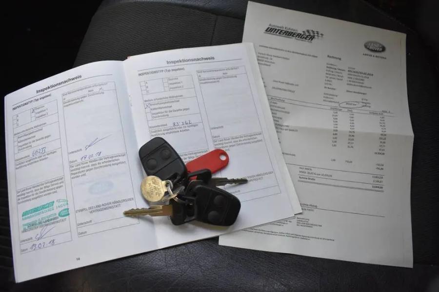 Pelēks Land Rover Defender 2006 Talsi, ar dzinēja tilpumu 2.50 L un nobraukumu 89 tūkst. km par 26500 €, foto 22 vietnē AUTOMOTO.COM.LV
