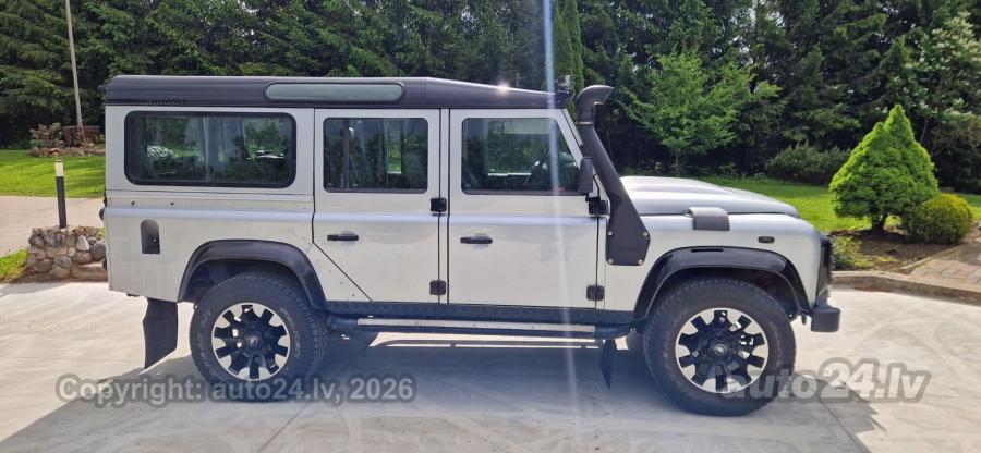 Grey Land Rover Defender 2011 in Tallinn, with an engine capacity of 2.40 L and mileage of 216 thousand km for 43000 €, photo 5 on AUTOMOTO.COM.LV