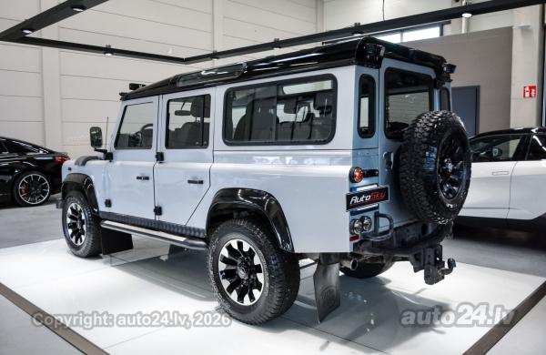 Pelēks Land Rover Defender 2011 Tallina, ar dzinēja tilpumu 2.40 L un nobraukumu 218 tūkst. km par 39900 €, foto 6 vietnē AUTOMOTO.COM.LV