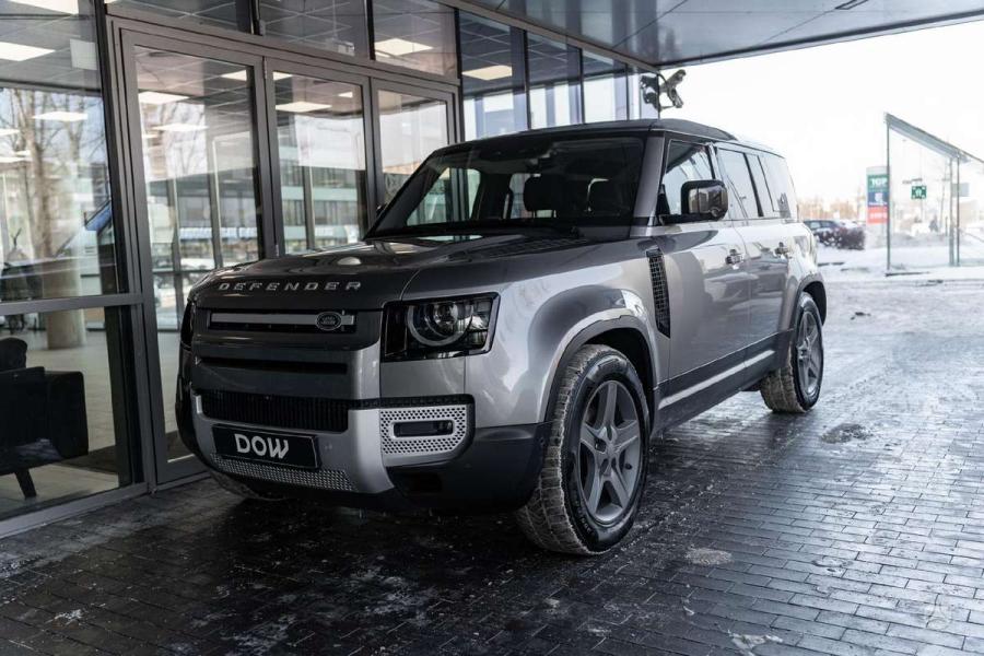 Grey Land Rover Defender 2021 in Vilnius, with an engine capacity of 2.00 L and mileage of 124 thousand km for 41900 €, photo 2 on AUTOMOTO.COM.LV