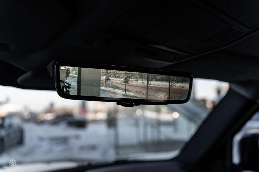 Grey Land Rover Defender 2021 in Vilnius, with an engine capacity of 2.00 L and mileage of 124 thousand km for 41900 €, photo 26 on AUTOMOTO.COM.LV