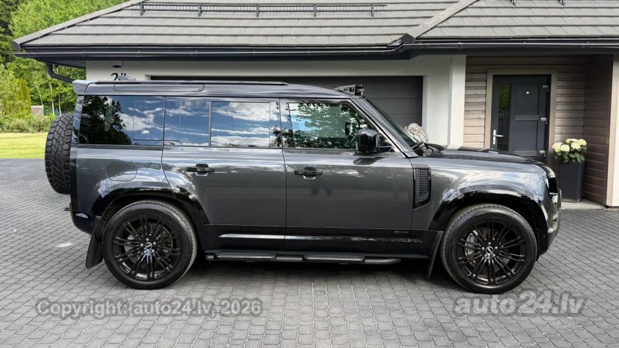 Pelēks Land Rover Defender 2021 Pērnava, ar dzinēja tilpumu 3.00 L un nobraukumu 113 tūkst. km par 64900 €, foto 3 vietnē AUTOMOTO.COM.LV