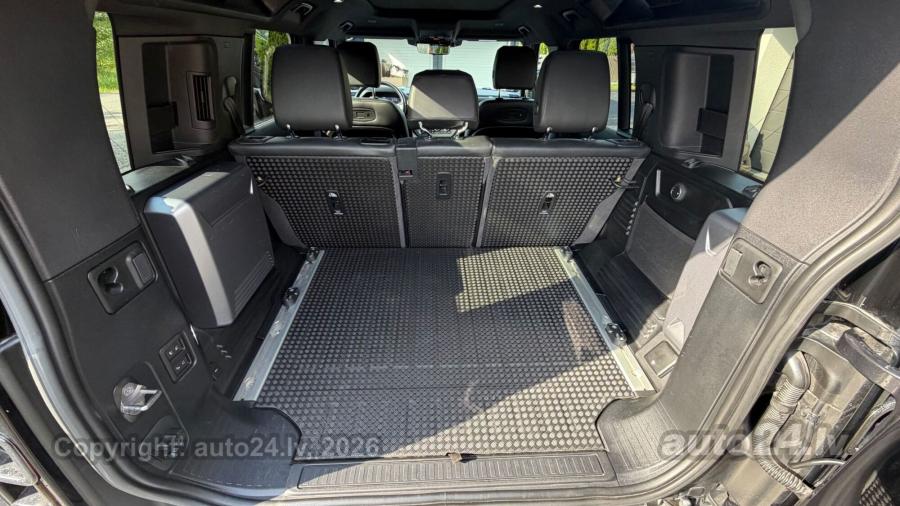 Pelēks Land Rover Defender 2021 Pērnava, ar dzinēja tilpumu 3.00 L un nobraukumu 113 tūkst. km par 64900 €, foto 14 vietnē AUTOMOTO.COM.LV