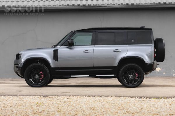Pelēks Land Rover Defender 2021 Jelgava, ar dzinēja tilpumu 3.00 L un nobraukumu 192 tūkst. km par 50000 €, foto 5 vietnē AUTOMOTO.COM.LV