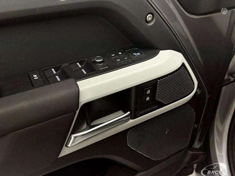 Pelēks Land Rover Defender 2021 Viļņa, ar dzinēja tilpumu 2.00 L un nobraukumu 125 tūkst. km par 37600 €, foto 13 vietnē AUTOMOTO.COM.LV