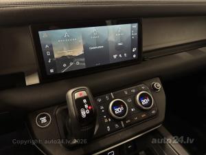 Pelēks Land Rover Defender 2021 Tallina, ar dzinēja tilpumu 2.00 L un nobraukumu 140 tūkst. km par 36995 €, foto 19 vietnē AUTOMOTO.COM.LV