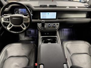 Pelēks Land Rover Defender 2022 Rīga, ar dzinēja tilpumu 3.00 L un nobraukumu 90 tūkst. km par 50990 €, foto 11 vietnē AUTOMOTO.COM.LV