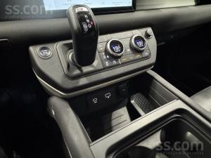 Pelēks Land Rover Defender 2022 Rīga, ar dzinēja tilpumu 3.00 L un nobraukumu 90 tūkst. km par 47490 €, foto 20 vietnē AUTOMOTO.COM.LV